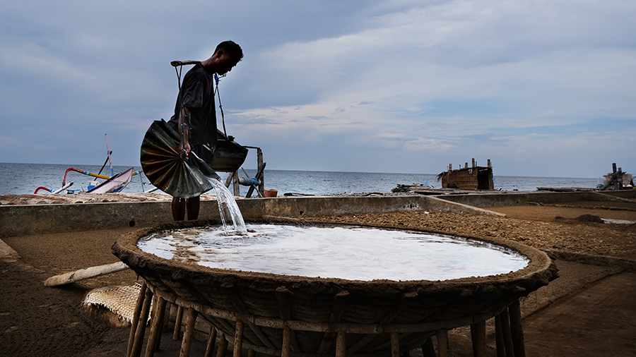 Traditional Salt Maker - Camplung Beach Villa
